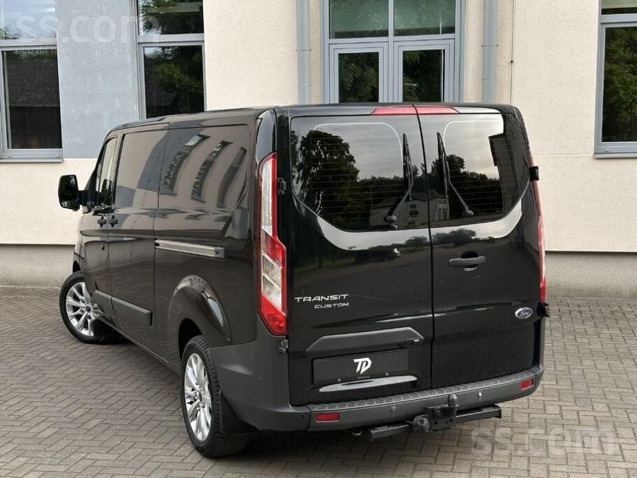 Black Ford Transit 2015 in Jelgava, with an engine capacity of 2.20 L and mileage of 218 thousand km for 7950 €, photo 5 on AUTOMOTO.COM.LV