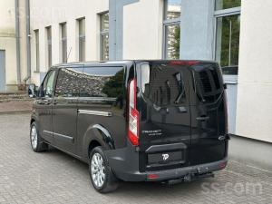 Black Ford Transit 2015 in Jelgava, with an engine capacity of 2.20 L and mileage of 218 thousand km for 7950 €, photo 9 on AUTOMOTO.COM.LV