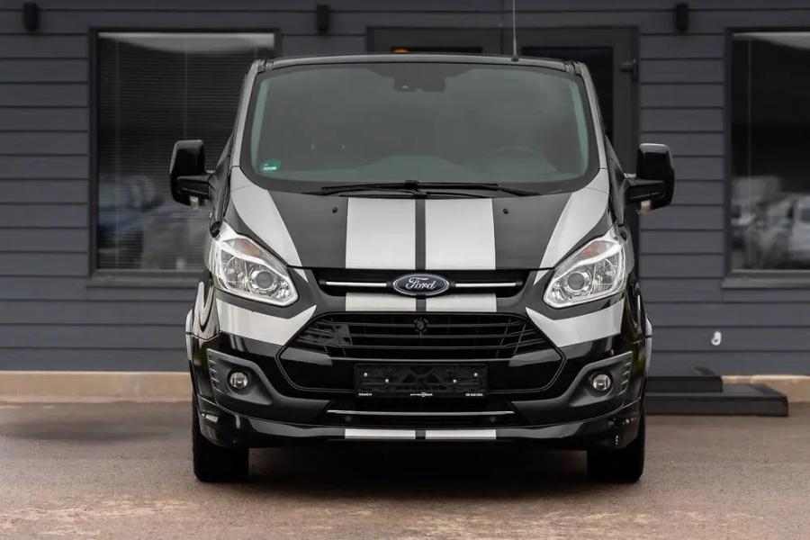 Black Ford Transit 2017 in Jelgava, with an engine capacity of 2.00 L and mileage of 160 thousand km for 15950 €, photo 6 on AUTOMOTO.COM.LV