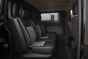 Black Ford Transit 2017 in Jelgava, with an engine capacity of 2.00 L and mileage of 160 thousand km for 15950 €, photo 9 on AUTOMOTO.COM.LV