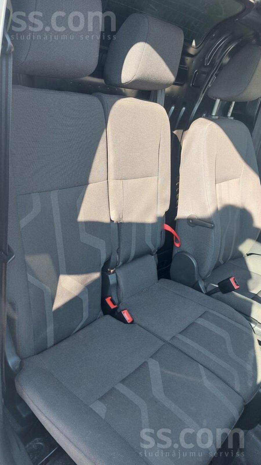 Melns Ford Transit 2017 Valmiera, ar dzinēja tilpumu 1.00 L un nobraukumu 113 tūkst. km par 7500 €, foto 10 vietnē AUTOMOTO.COM.LV