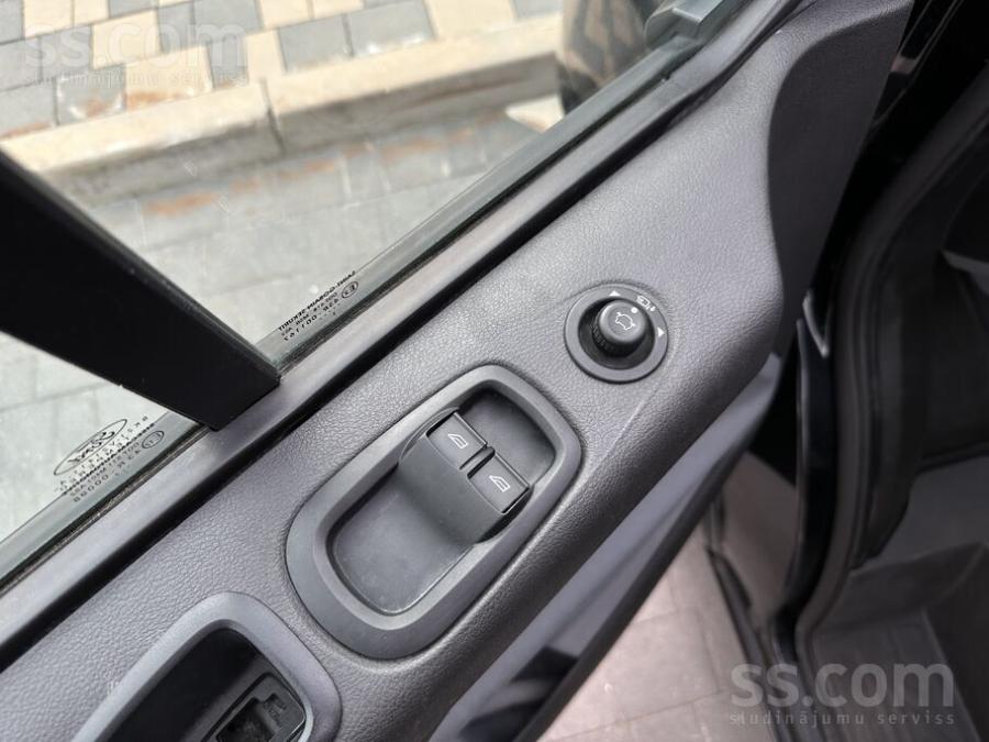 Melns Ford Transit 2017 Jelgava, ar dzinēja tilpumu 2.00 L un nobraukumu 0 tūkst. km par 7750 €, foto 14 vietnē AUTOMOTO.COM.LV