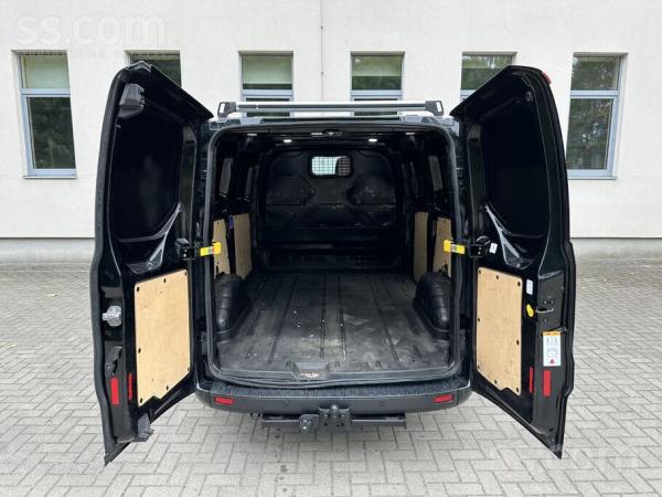 Black Ford Transit 2018 in Jelgava, with an engine capacity of 2.00 L and mileage of 180 thousand km for 10900 €, photo 7 on AUTOMOTO.COM.LV