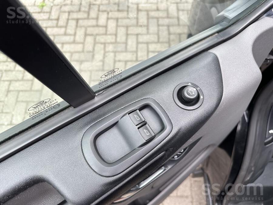 Melns Ford Transit 2018 Jelgava, ar dzinēja tilpumu 2.00 L un nobraukumu 180 tūkst. km par 10900 €, foto 15 vietnē AUTOMOTO.COM.LV