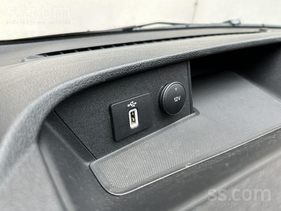 Melns Ford Transit 2018 Jelgava, ar dzinēja tilpumu 2.00 L un nobraukumu 180 tūkst. km par 10900 €, foto 17 vietnē AUTOMOTO.COM.LV