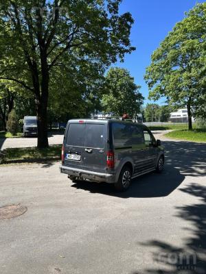 Black Ford Transit 2006 in Riga, with an engine capacity of 1.80 L and mileage of 376 thousand km for 2250 €, photo 8 on AUTOMOTO.COM.LV
