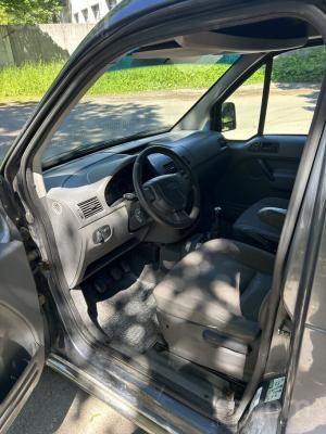 Black Ford Transit 2006 in Riga, with an engine capacity of 1.80 L and mileage of 376 thousand km for 2250 €, photo 10 on AUTOMOTO.COM.LV