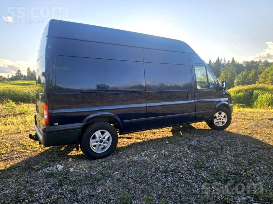 Blue Ford Transit 2009 in Cesis, with an engine capacity of 2.40 L and mileage of 353 thousand km for 8700 €, photo 4 on AUTOMOTO.COM.LV