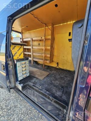 Blue Ford Transit 2009 in Cesis, with an engine capacity of 2.40 L and mileage of 353 thousand km for 8700 €, photo 16 on AUTOMOTO.COM.LV