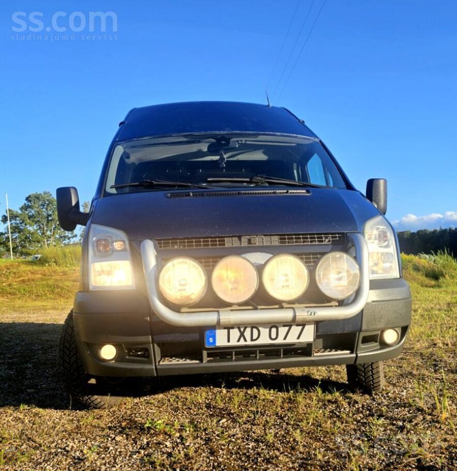 Blue Ford Transit 2009 in Cesis, with an engine capacity of 2.40 L and mileage of 353 thousand km for 8700 €, photo 22 on AUTOMOTO.COM.LV