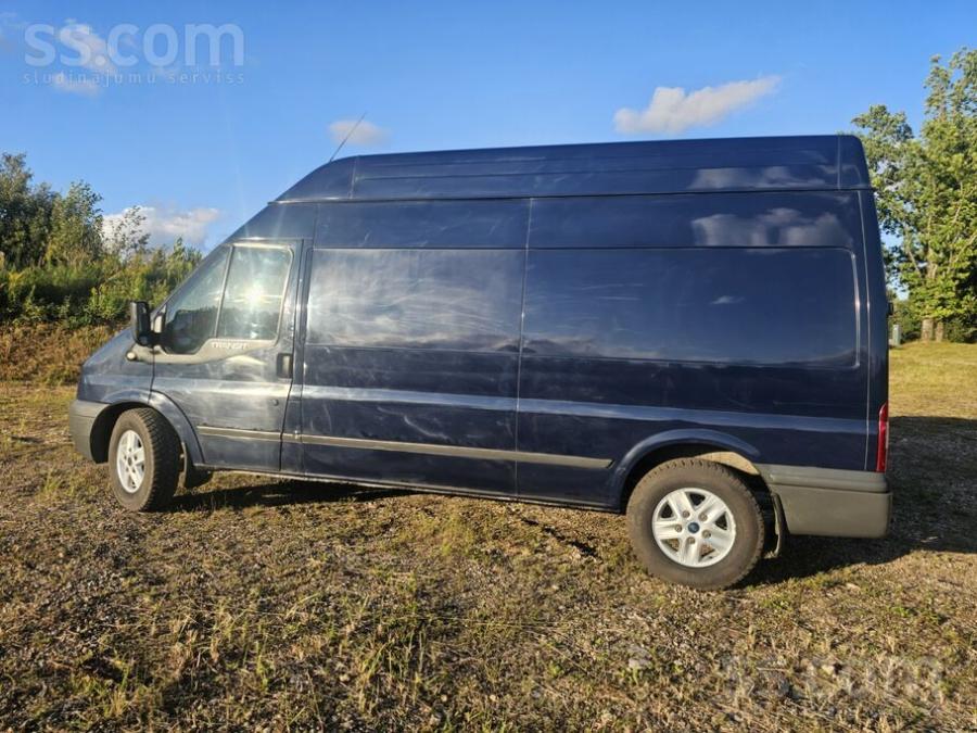 Blue Ford Transit 2009 in Cesis, with an engine capacity of 2.40 L and mileage of 353 thousand km for 8700 €, photo 30 on AUTOMOTO.COM.LV