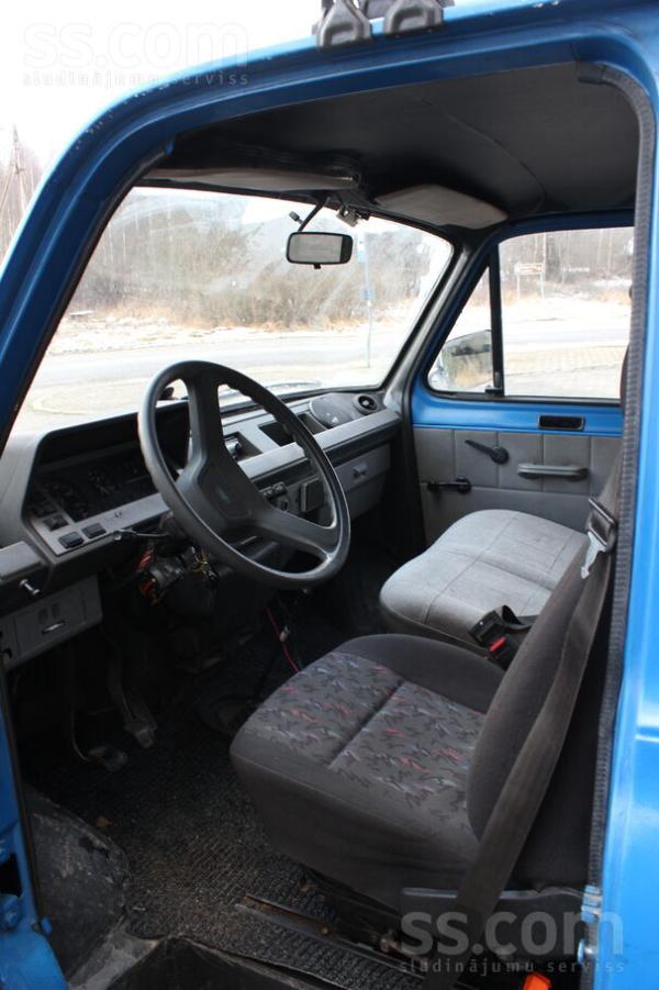 Blue Ford Transit 1985 in Tallinn, with an engine capacity of 2.50 L and mileage of 0 thousand km for 1200 €, photo 5 on AUTOMOTO.COM.LV