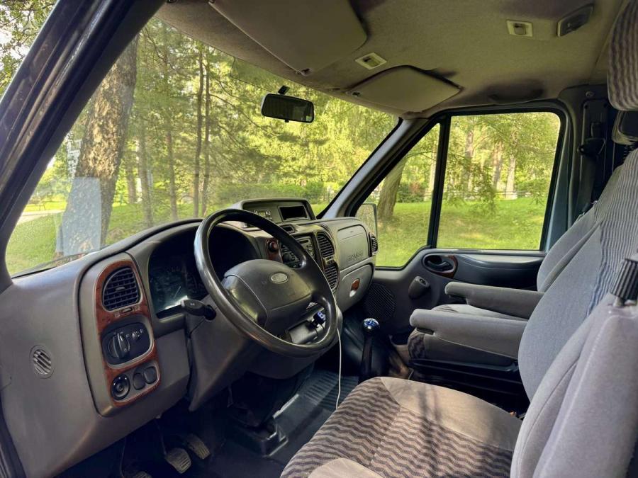 Zils Ford Transit 2003 Radviliškis, ar dzinēja tilpumu 2.00 L un nobraukumu 332 tūkst. km par 3100 €, foto 12 vietnē AUTOMOTO.COM.LV