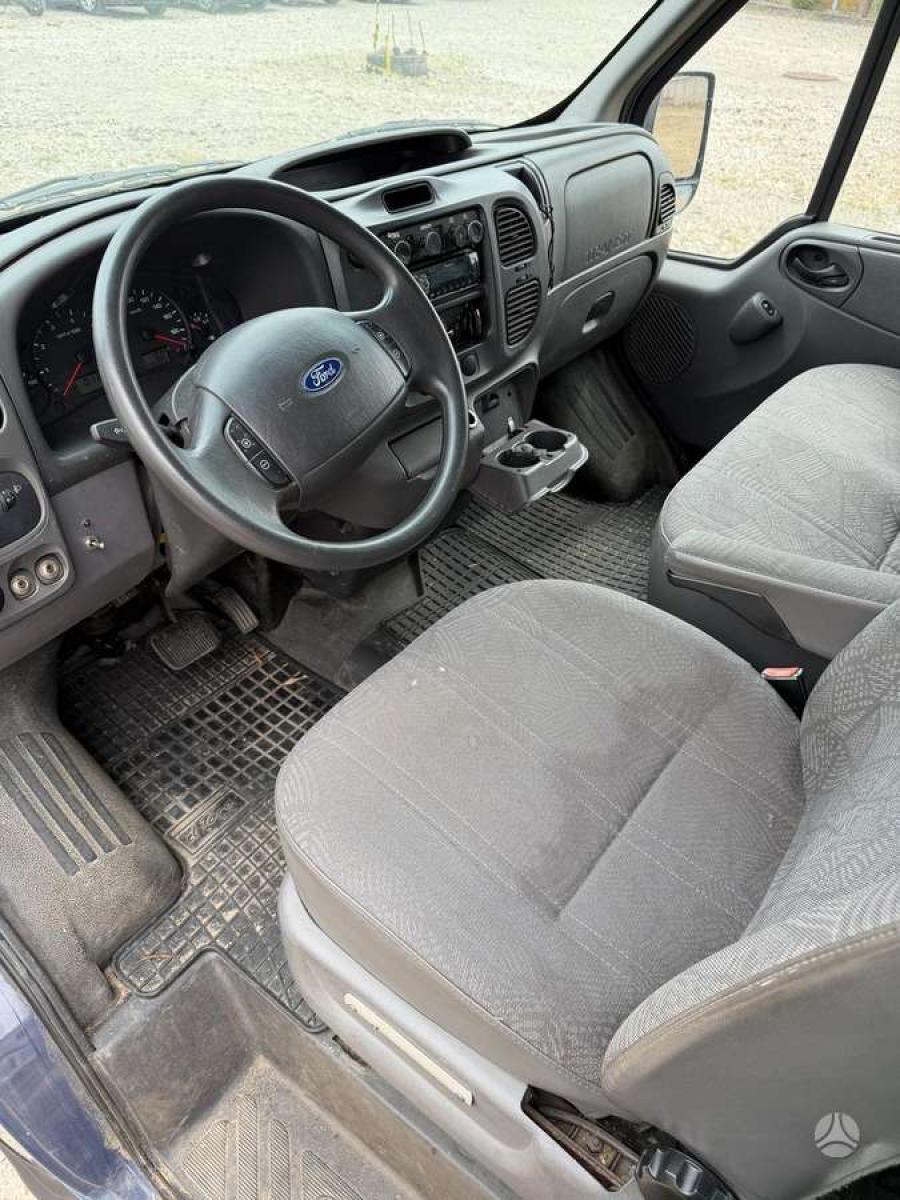 Blue Ford Transit 2006 in Kaunas, with an engine capacity of 2.40 L and mileage of 136 thousand km for 3400 €, photo 9 on AUTOMOTO.COM.LV