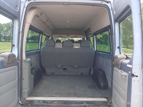Blue Ford Transit 2007 in Kelme, with an engine capacity of 2.20 L and mileage of 228 thousand km for 5700 €, photo 9 on AUTOMOTO.COM.LV