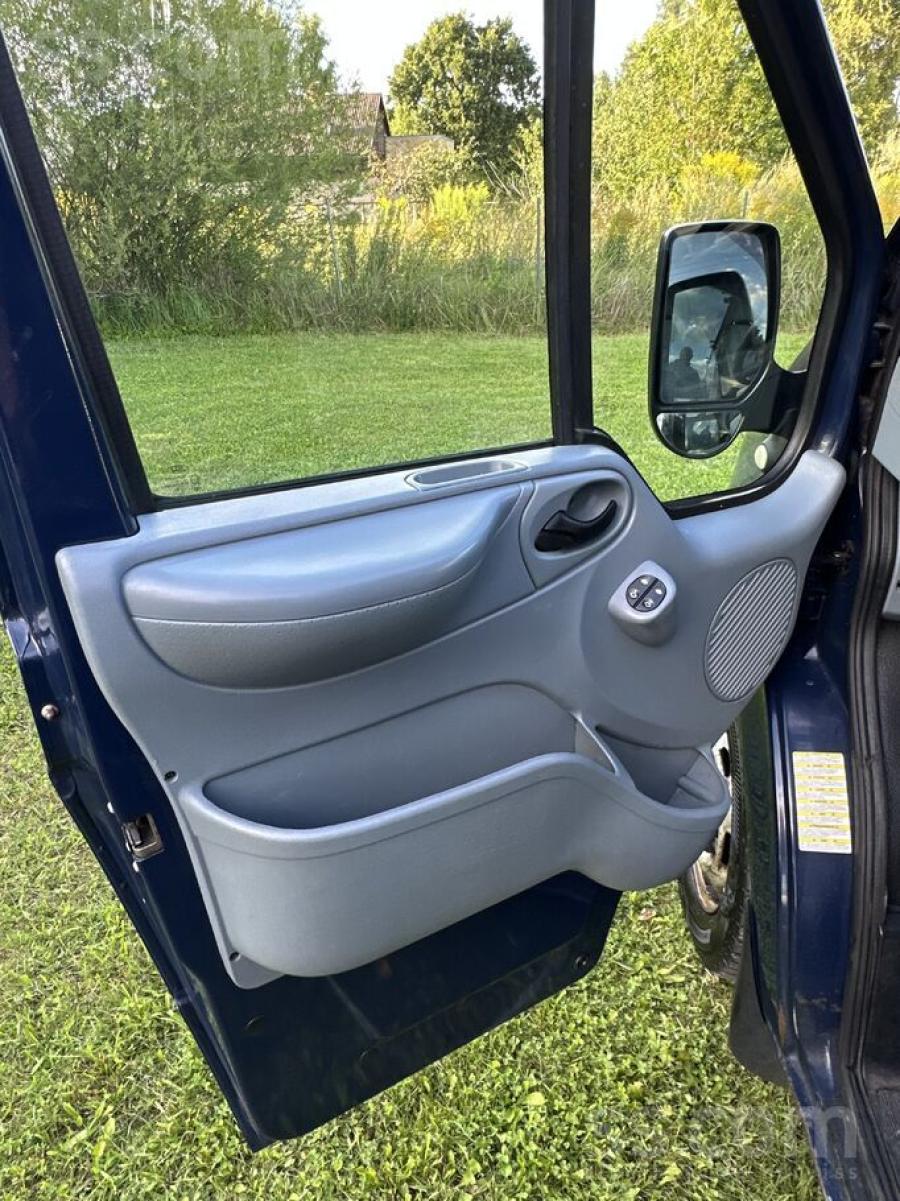 Zils Ford Transit 2012 Jelgava, ar dzinēja tilpumu 2.20 L un nobraukumu 207 tūkst. km par 4490 €, foto 11 vietnē AUTOMOTO.COM.LV