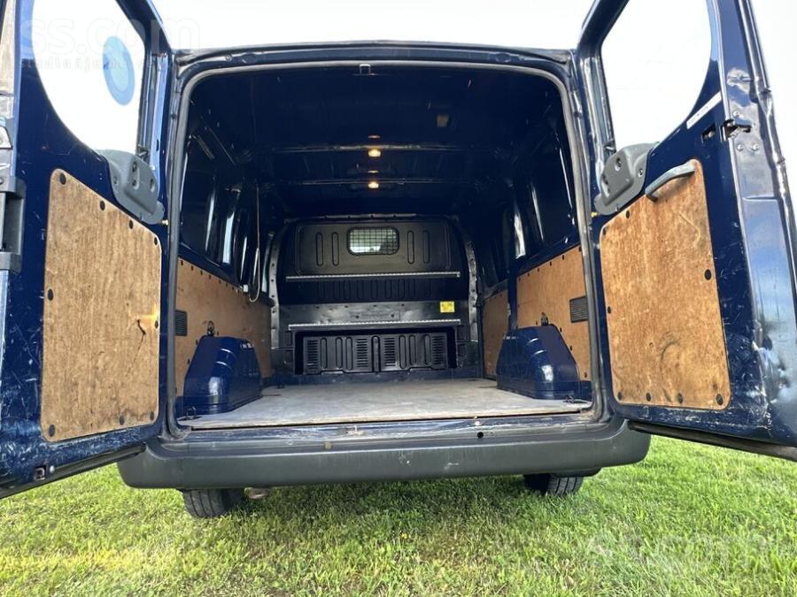 Zils Ford Transit 2012 Jelgava, ar dzinēja tilpumu 2.20 L un nobraukumu 207 tūkst. km par 4490 €, foto 13 vietnē AUTOMOTO.COM.LV