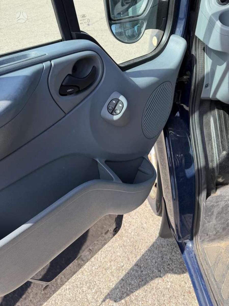 Blue Ford Transit 2012 in Marijampole, with an engine capacity of 2.20 L and mileage of 125 thousand km for 6600 €, photo 10 on AUTOMOTO.COM.LV