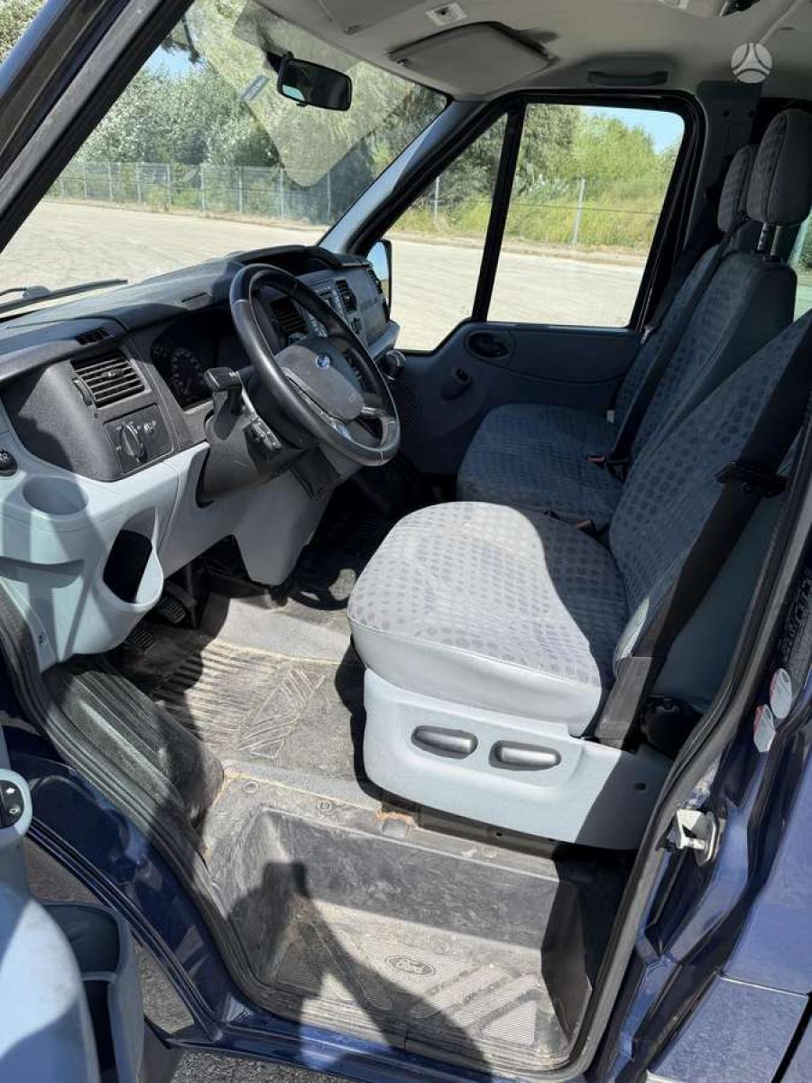 Blue Ford Transit 2012 in Marijampole, with an engine capacity of 2.20 L and mileage of 125 thousand km for 6600 €, photo 11 on AUTOMOTO.COM.LV
