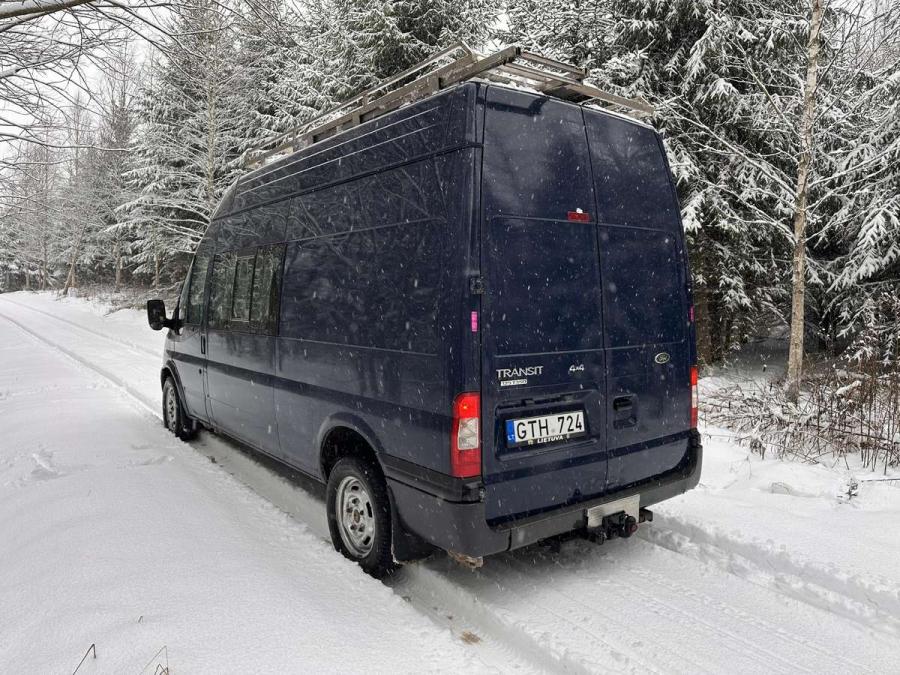 Blue Ford Transit 2013 in Vilnius, with an engine capacity of 2.20 L and mileage of 210 thousand km for 7700 €, photo 3 on AUTOMOTO.COM.LV