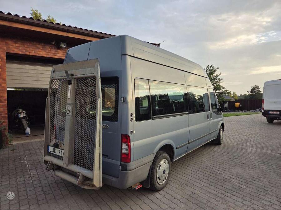 Blue Ford Transit 2013 in Vilnius, with an engine capacity of 2.20 L and mileage of 233 thousand km for 2600 €, photo 5 on AUTOMOTO.COM.LV