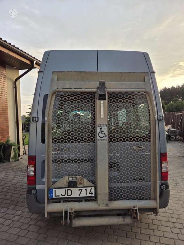Zils Ford Transit 2013 Viļņa, ar dzinēja tilpumu 2.20 L un nobraukumu 233 tūkst. km par 2600 €, foto 5 vietnē AUTOMOTO.COM.LV
