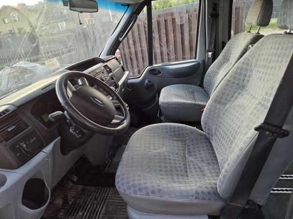 Zils Ford Transit 2013 Viļņa, ar dzinēja tilpumu 2.20 L un nobraukumu 233 tūkst. km par 2600 €, foto 7 vietnē AUTOMOTO.COM.LV