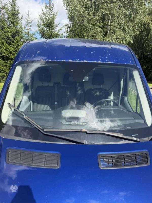 Blue Ford Transit 2015 in Vilnius, with an engine capacity of 2.20 L and mileage of 441 thousand km for 6200 €, photo 5 on AUTOMOTO.COM.LV