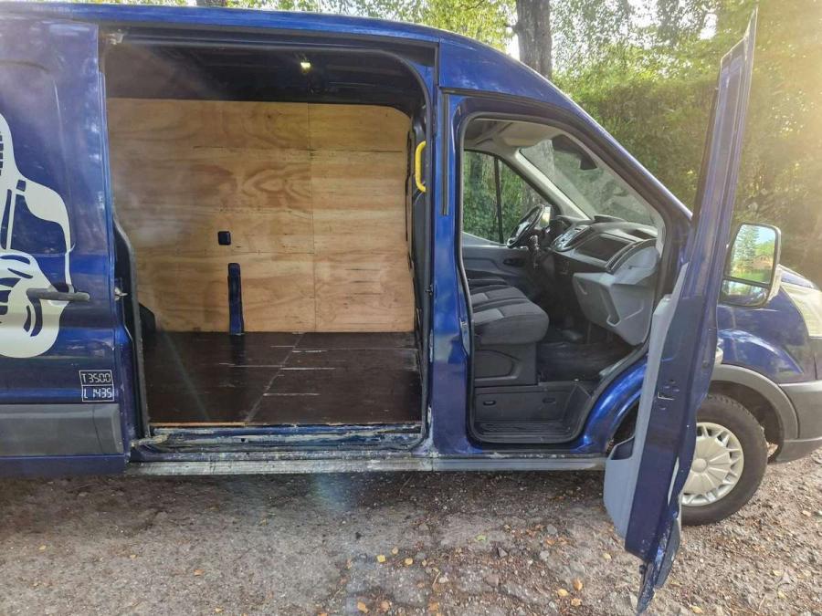 Blue Ford Transit 2015 in Taurage, with an engine capacity of 2.20 L and mileage of 275 thousand km for 5950 €, photo 10 on AUTOMOTO.COM.LV