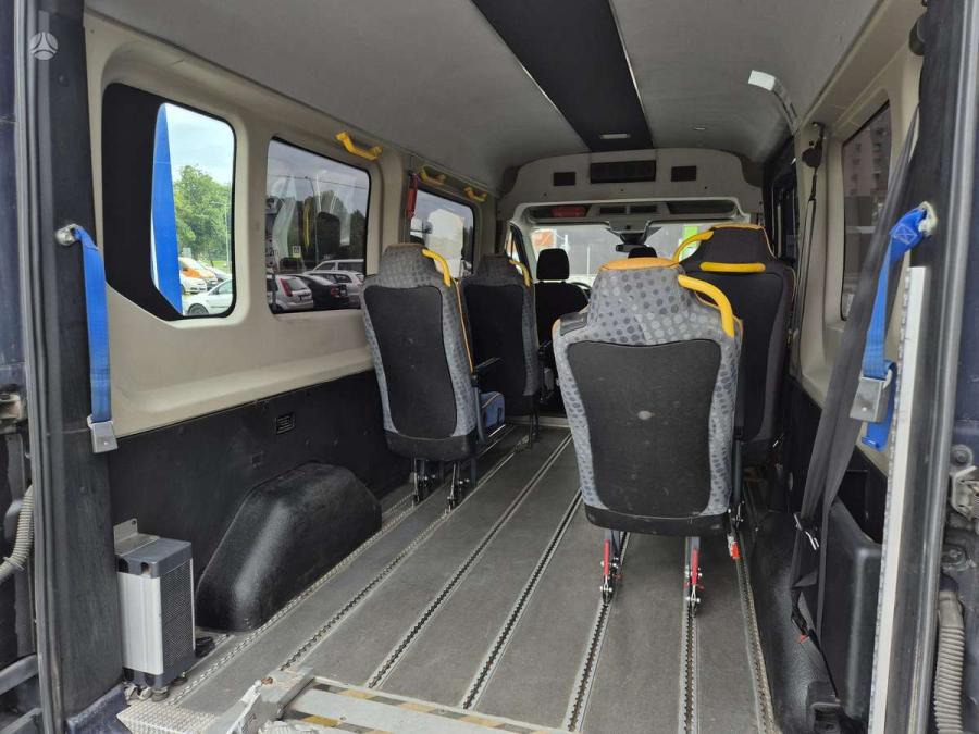 Blue Ford Transit 2016 in Panevezys, with an engine capacity of 2.20 L and mileage of 531 thousand km for 6600 €, photo 28 on AUTOMOTO.COM.LV