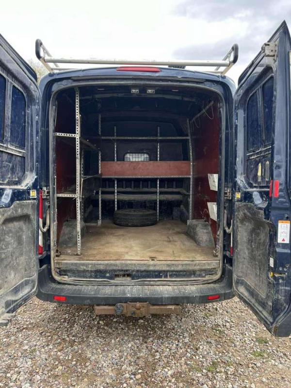 Blue Ford Transit 2016 in Jurbarkas, with an engine capacity of 2.20 L and mileage of 239 thousand km for 9300 €, photo 5 on AUTOMOTO.COM.LV