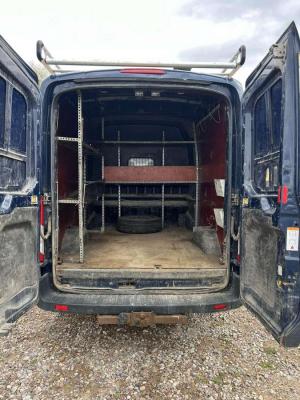 Blue Ford Transit 2016 in Jurbarkas, with an engine capacity of 2.20 L and mileage of 239 thousand km for 9300 €, photo 6 on AUTOMOTO.COM.LV