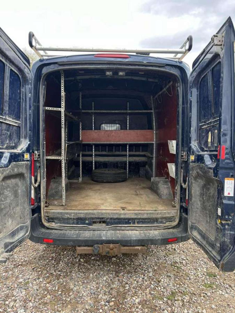Blue Ford Transit 2016 in Jurbarkas, with an engine capacity of 2.20 L and mileage of 239 thousand km for 9300 €, photo 6 on AUTOMOTO.COM.LV