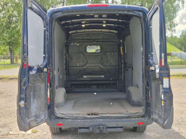 Blue Ford Transit 2017 in Taurage, with an engine capacity of 2.00 L and mileage of 242 thousand km for 6500 €, photo 7 on AUTOMOTO.COM.LV
