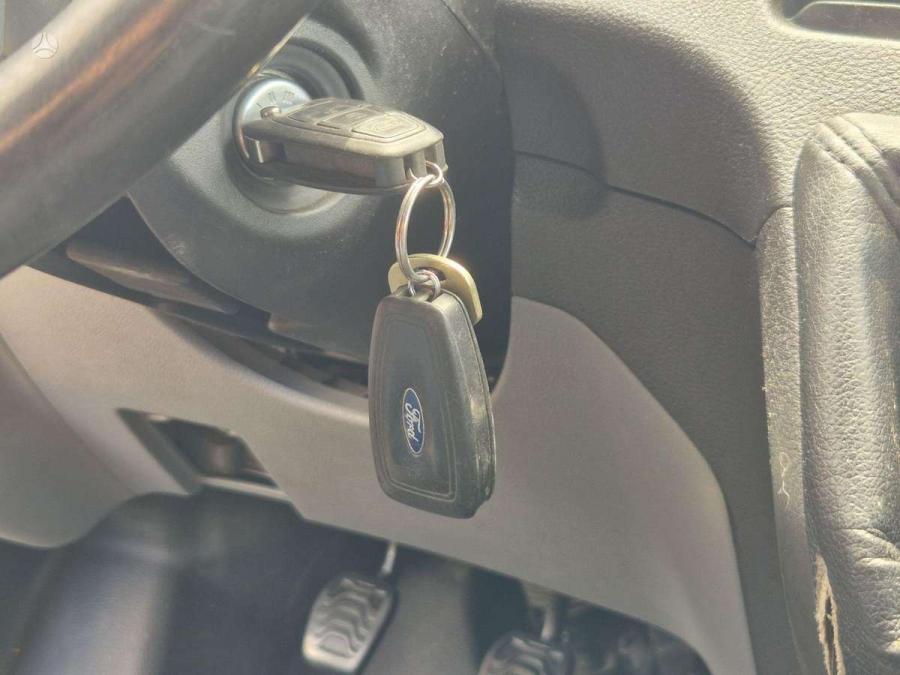 Zils Ford Transit 2017 Tauragė, ar dzinēja tilpumu 2.00 L un nobraukumu 242 tūkst. km par 6500 €, foto 16 vietnē AUTOMOTO.COM.LV