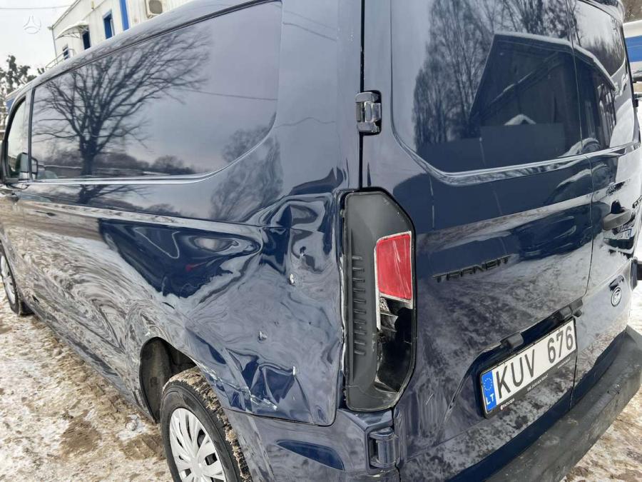 Zils Ford Transit 2024 Kauņa, ar dzinēja tilpumu 2.00 L un nobraukumu 107 tūkst. km par 12400 €, foto 5 vietnē AUTOMOTO.COM.LV