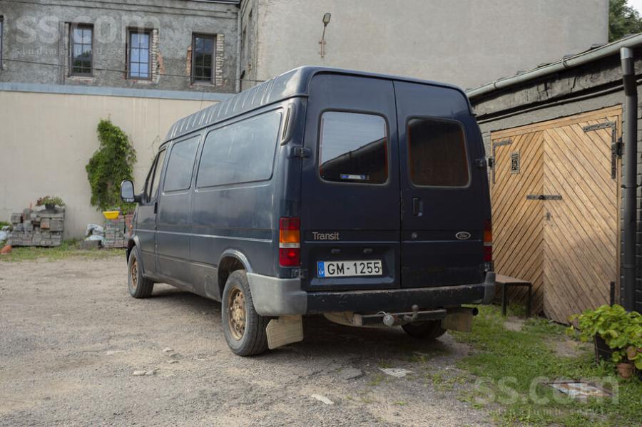 Blue Ford Transit 2000 in Riga, with an engine capacity of 2.00 L and mileage of 239 thousand km for 1650 €, photo 3 on AUTOMOTO.COM.LV