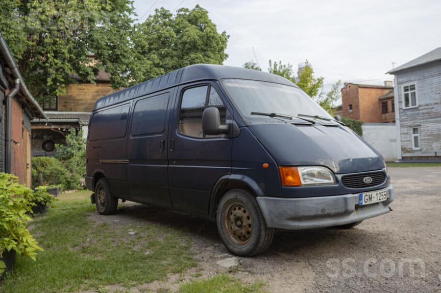 Blue Ford Transit 2000 in Riga, with an engine capacity of 2.00 L and mileage of 239 thousand km for 1650 €, photo 4 on AUTOMOTO.COM.LV