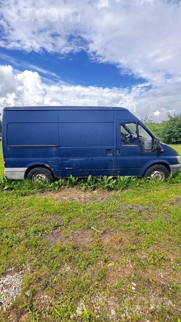 Blue Ford Transit 2002 in Riga, with an engine capacity of 2.40 L and mileage of 400 thousand km for 900 €, photo 4 on AUTOMOTO.COM.LV