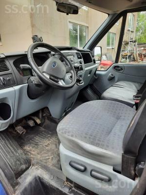 Zils Ford Transit 2014 Jelgava, ar dzinēja tilpumu 2.20 L un nobraukumu 188 tūkst. km par 10000 €, foto 6 vietnē AUTOMOTO.COM.LV