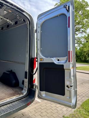 Zils Ford Transit 2015 Jūrmala, ar dzinēja tilpumu 2.20 L un nobraukumu 237 tūkst. km par 8900 €, foto 16 vietnē AUTOMOTO.COM.LV