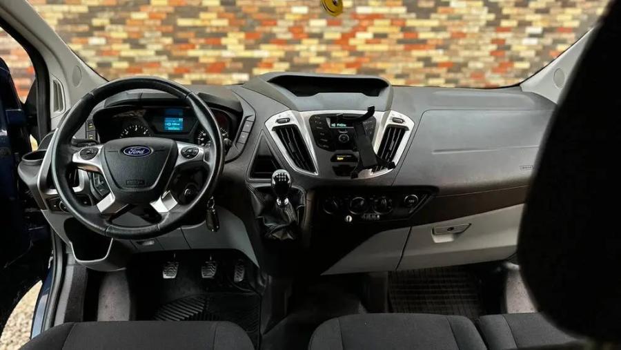 Blue Ford Transit 2015 in Riga, with an engine capacity of 2.20 L and mileage of 130 thousand km for 13000 €, photo 11 on AUTOMOTO.COM.LV