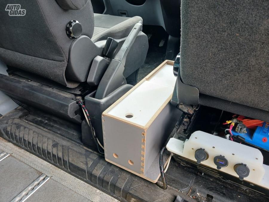 Zils Ford Transit 2015 Kauņa, ar dzinēja tilpumu 2.20 L un nobraukumu 433 tūkst. km par 7500 €, foto 15 vietnē AUTOMOTO.COM.LV