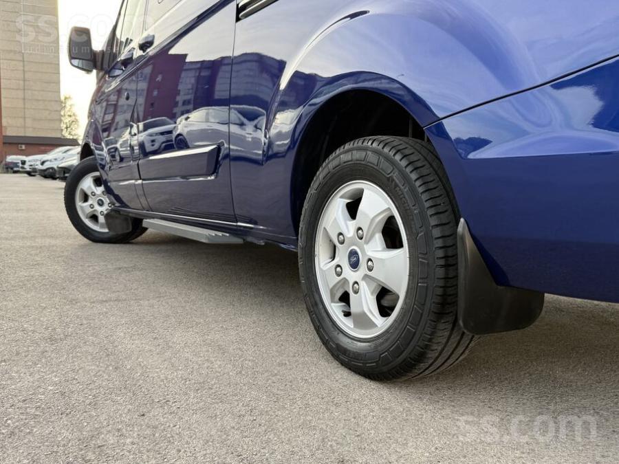 Blue Ford Transit 2016 in Jelgava, with an engine capacity of 2.00 L and mileage of 0 thousand km for 14900 €, photo 8 on AUTOMOTO.COM.LV