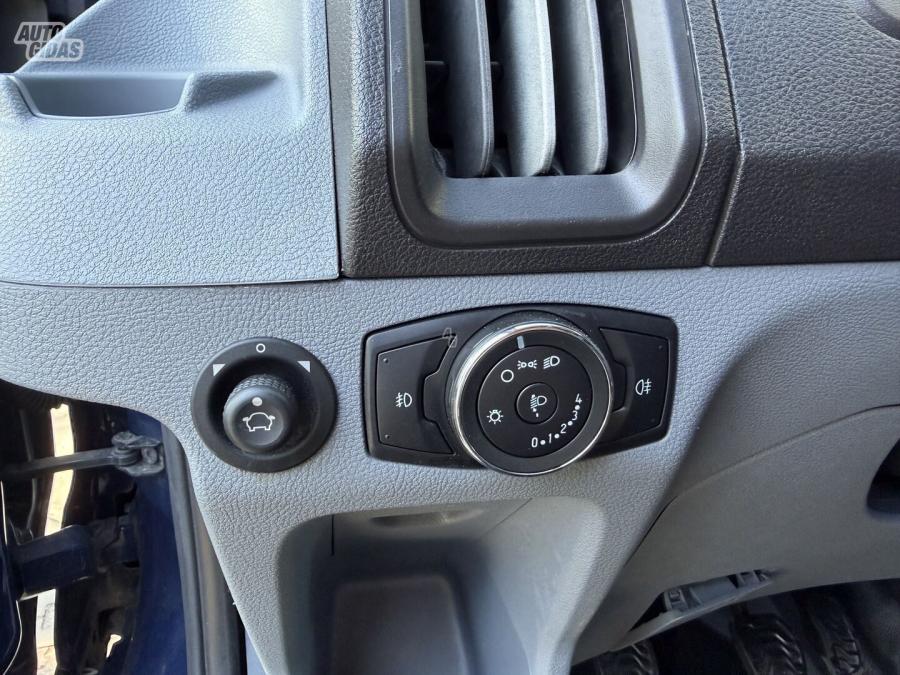 Zils Ford Transit 2019 Kauņa, ar dzinēja tilpumu 2.00 L un nobraukumu 570 tūkst. km par 9490 €, foto 18 vietnē AUTOMOTO.COM.LV