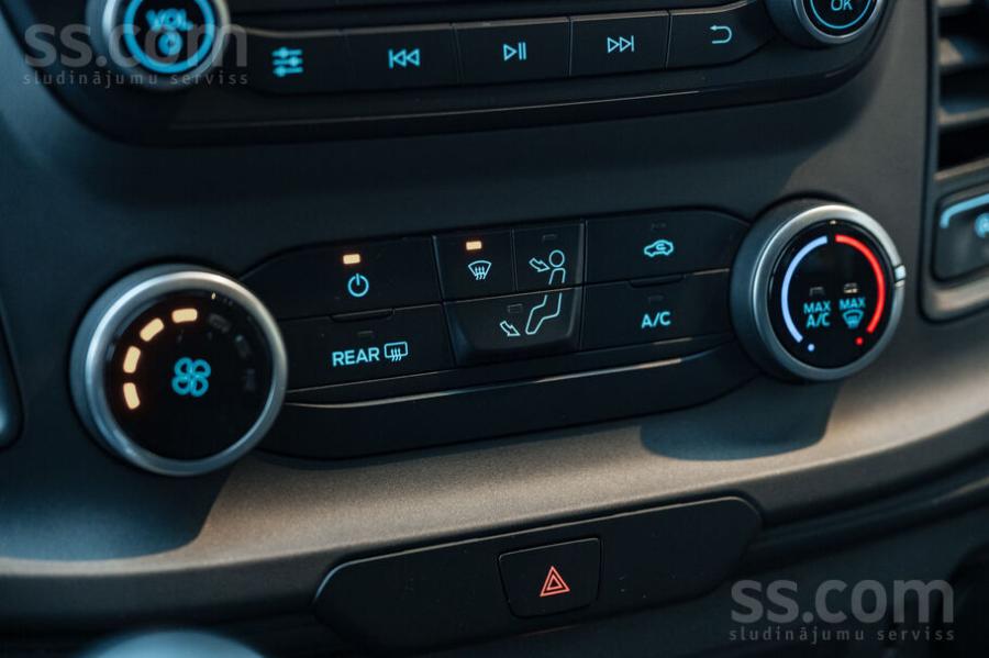 Zils Ford Transit 2022 Rīga, ar dzinēja tilpumu 2.00 L un nobraukumu 84 tūkst. km par 23990 €, foto 10 vietnē AUTOMOTO.COM.LV