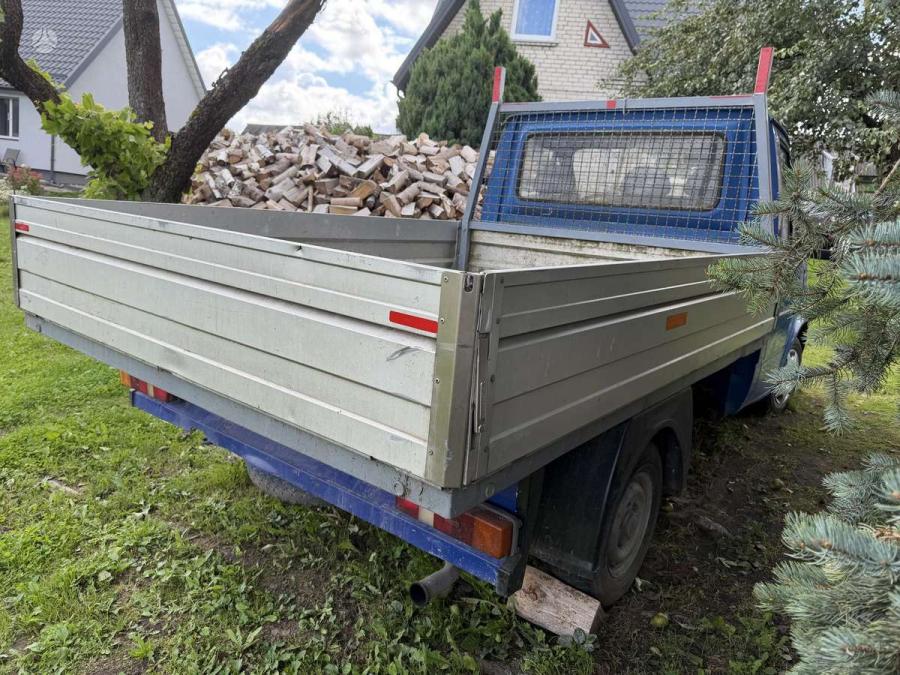 Blue Ford Transit 1991 in Vievis, with an engine capacity of 2.50 L and mileage of 92 thousand km for 1300 €, photo 4 on AUTOMOTO.COM.LV