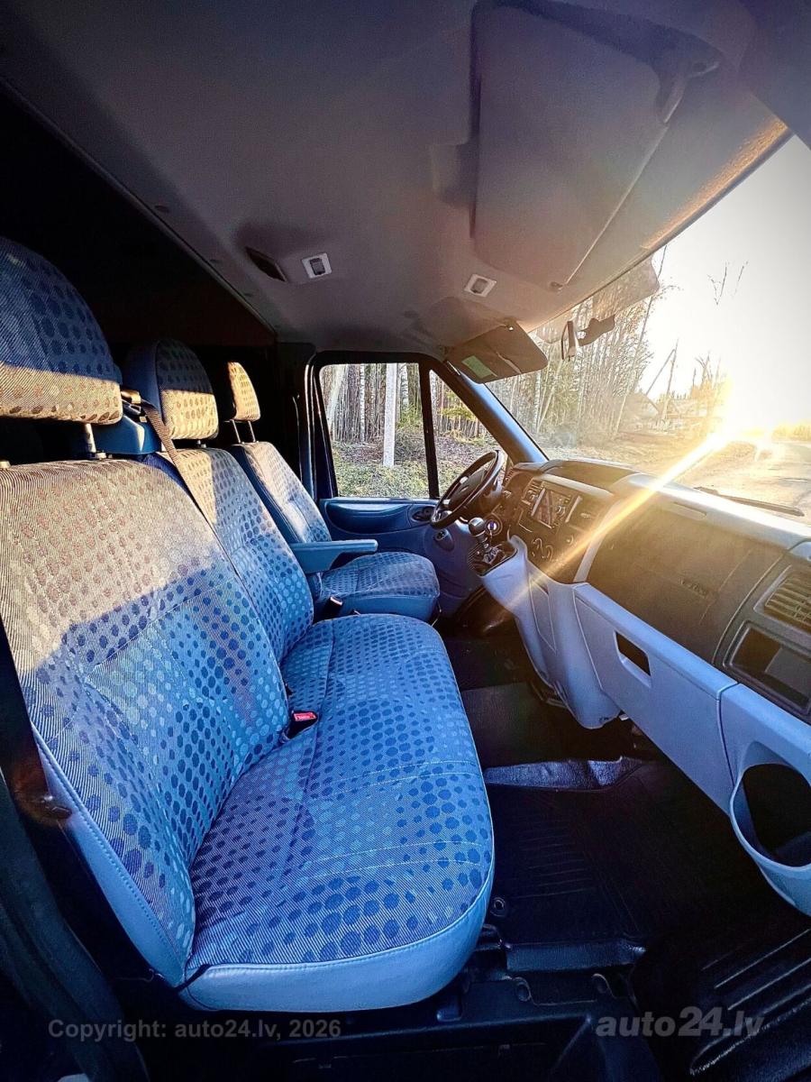 Blue Ford Transit 2012 in Tallinn, with an engine capacity of 2.20 L and mileage of 273 thousand km for 8000 €, photo 4 on AUTOMOTO.COM.LV