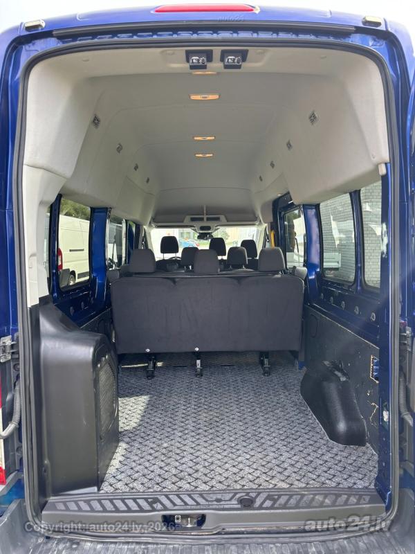 Zils Ford Transit 2017 Tallina, ar dzinēja tilpumu 2.00 L un nobraukumu 308 tūkst. km par 11990 €, foto 5 vietnē AUTOMOTO.COM.LV