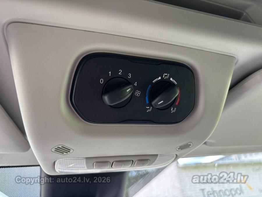 Blue Ford Transit 2017 in Tallinn, with an engine capacity of 2.00 L and mileage of 308 thousand km for 11990 €, photo 16 on AUTOMOTO.COM.LV